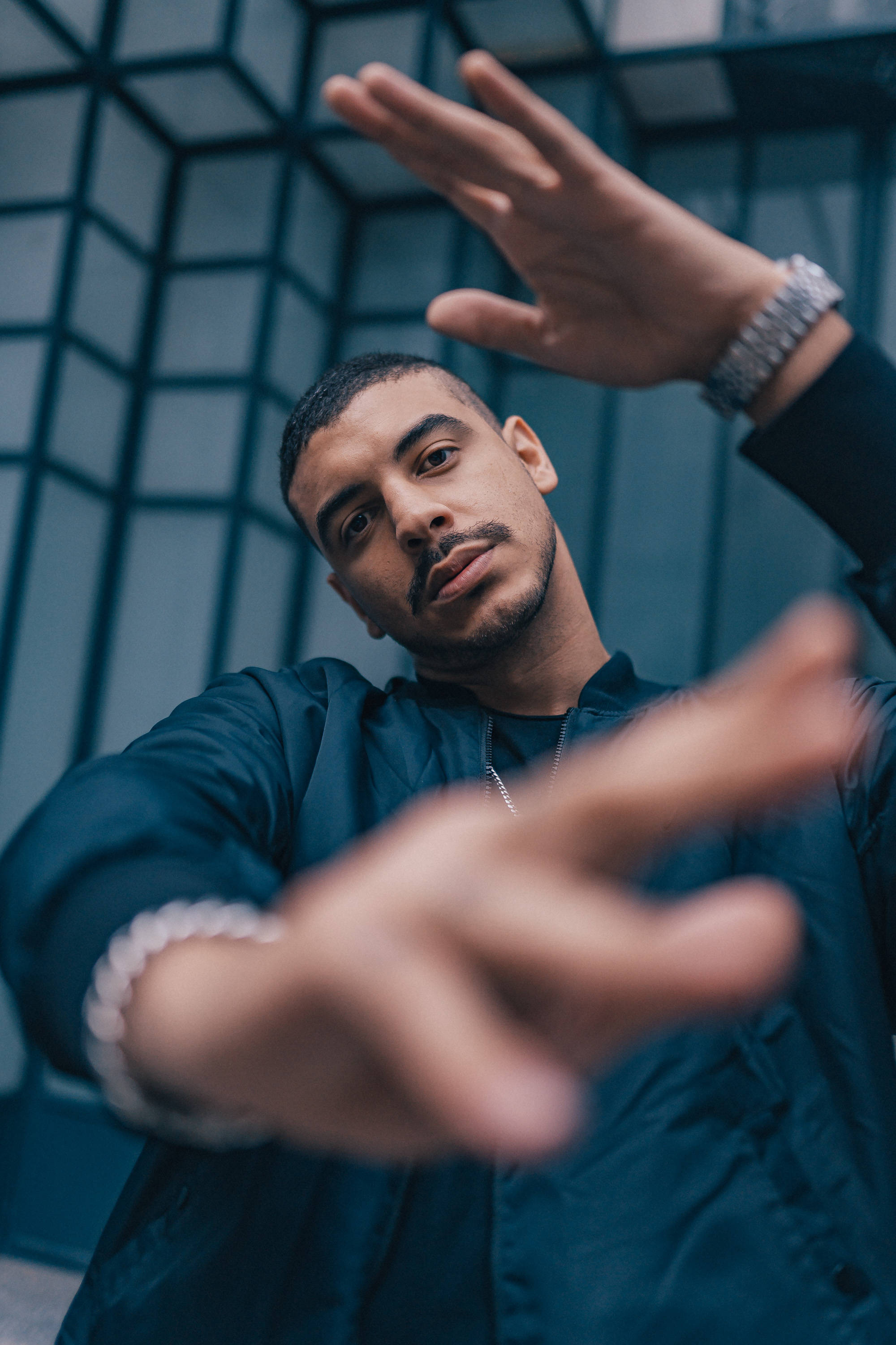 Manuel Medrano habla de su nuevo álbum Eterno y su gira