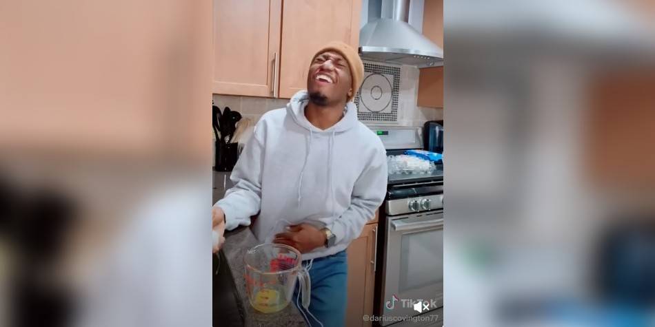 TikToker Darius Covington probó simulador de dolor menstrual | video