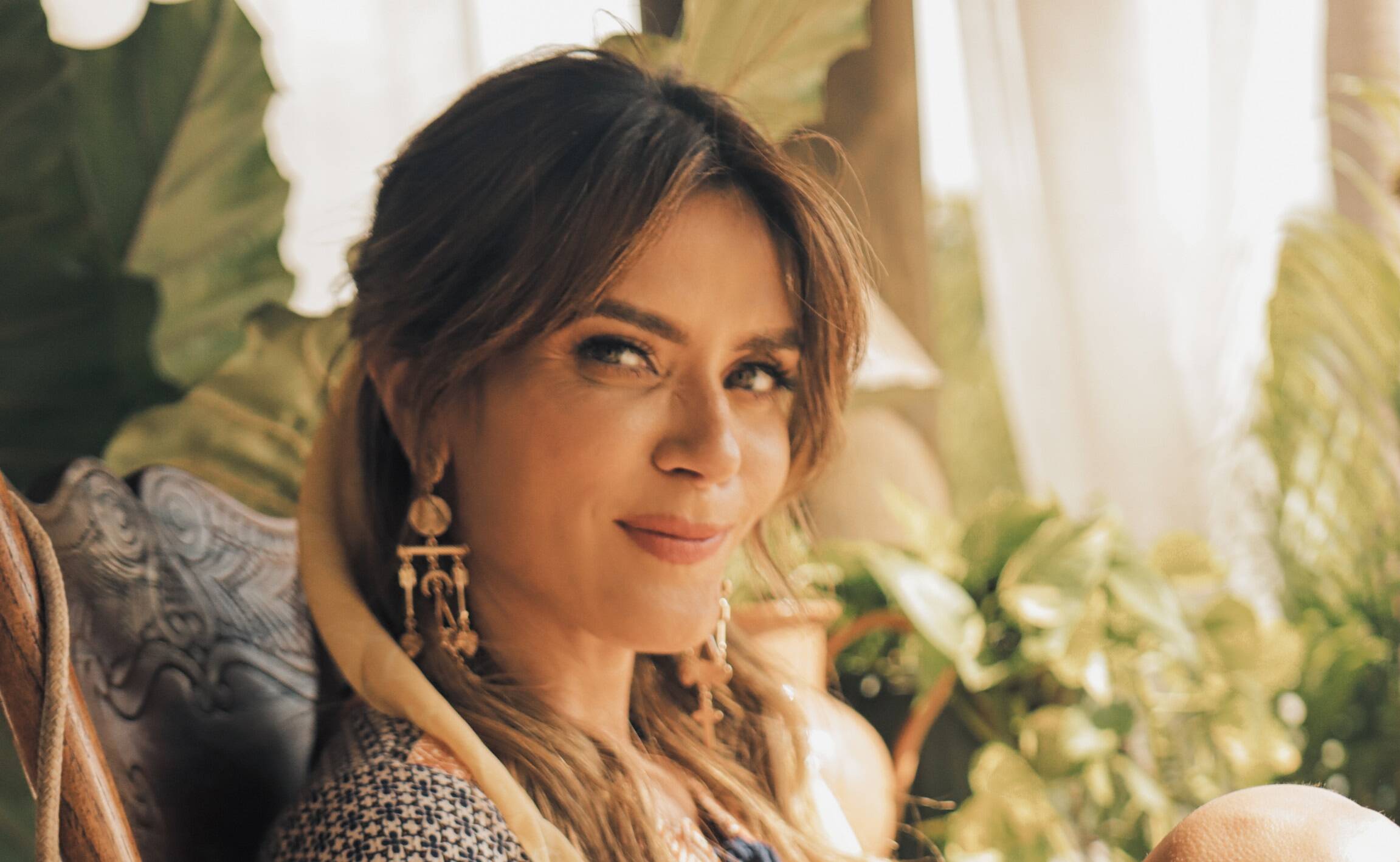 Kany García relato como la muerte de su padre ayudó a componer una canción