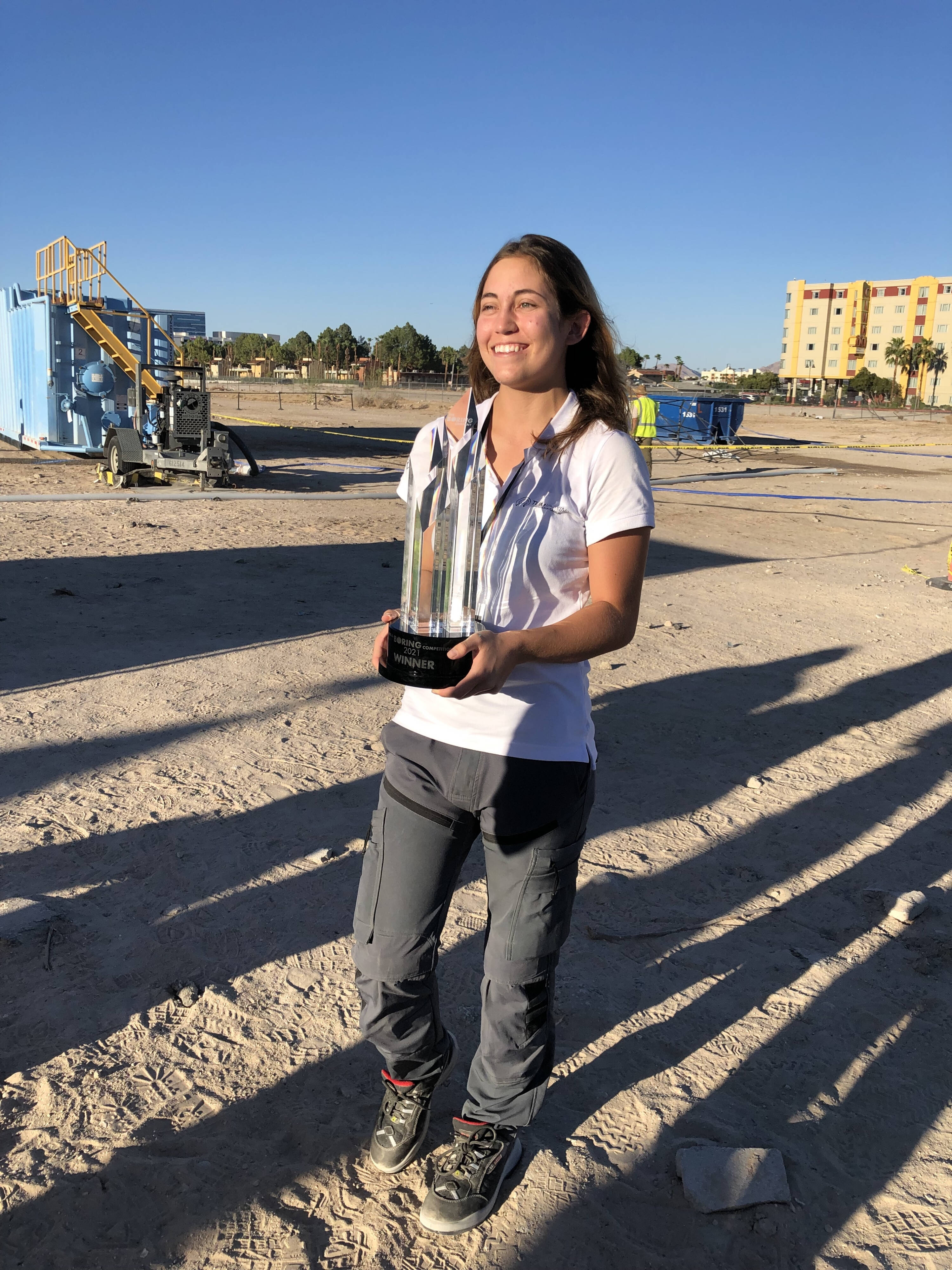 Sophie Defauw, la colombiana en el equipo ganador del reto de Elon musk