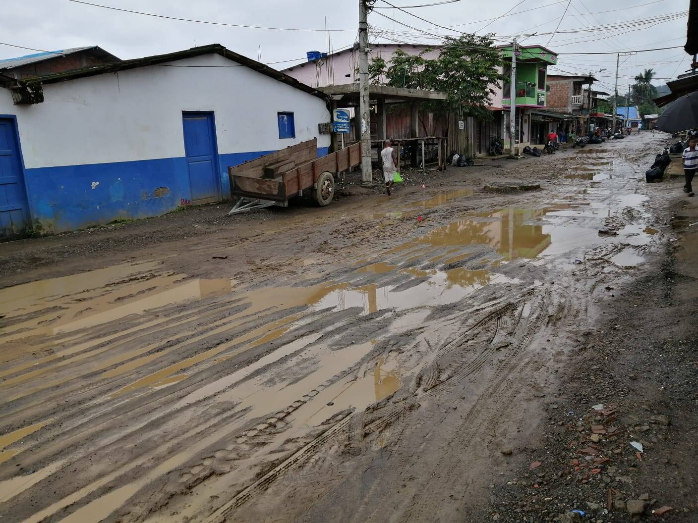 Vías en Colombia sin pavimentar, aún son muchas