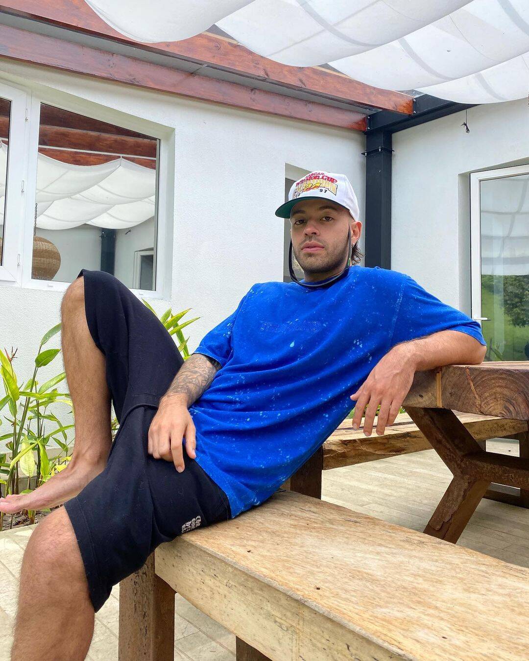 'Sin palabras': La reacción de las seguidoras de Feid al verlo sin gorra