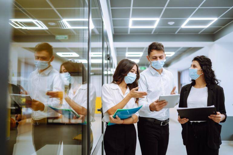 ¿Cómo evitar conflictos laborales con sus compañeros de trabajo?