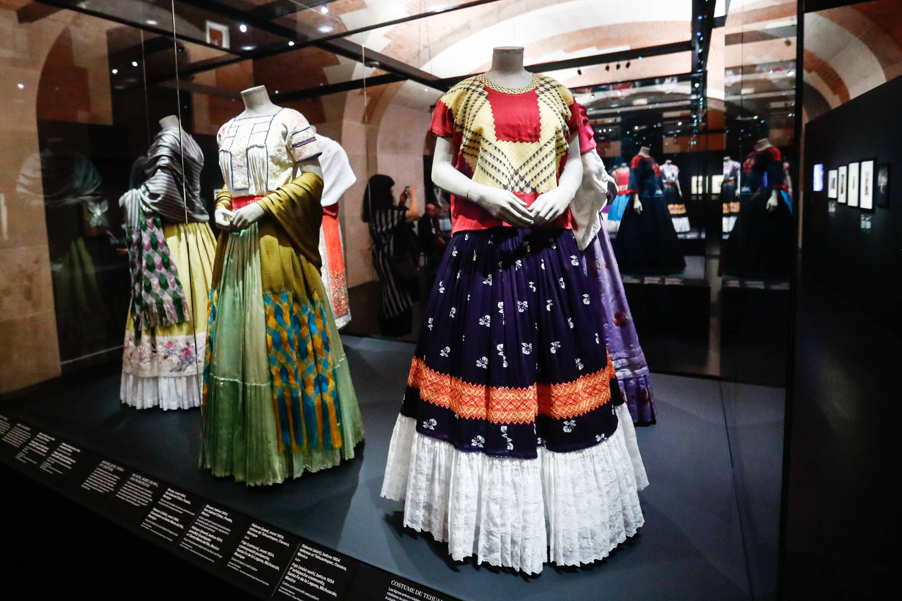Frida Kahlo: Museo de la Moda de París celebra su legado