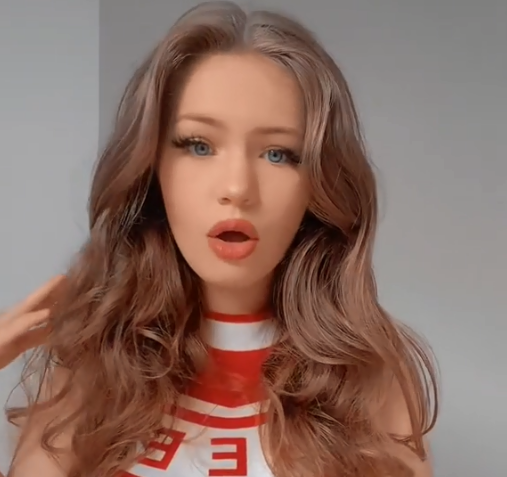 Influencer se operó zona íntima y terminó hospitalizada