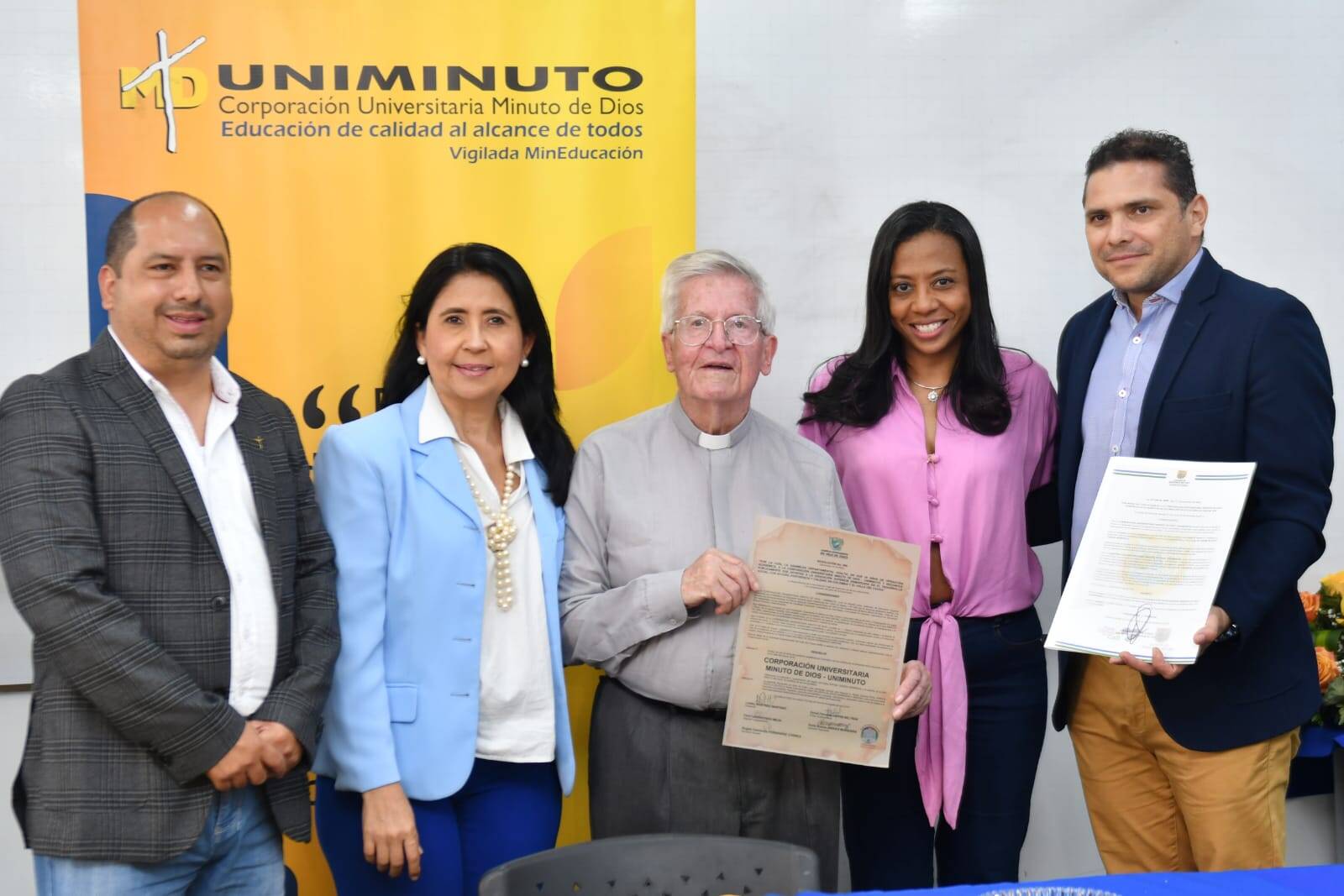 Uniminuto recibe en Cali homenajes por sus 30 años de fundación