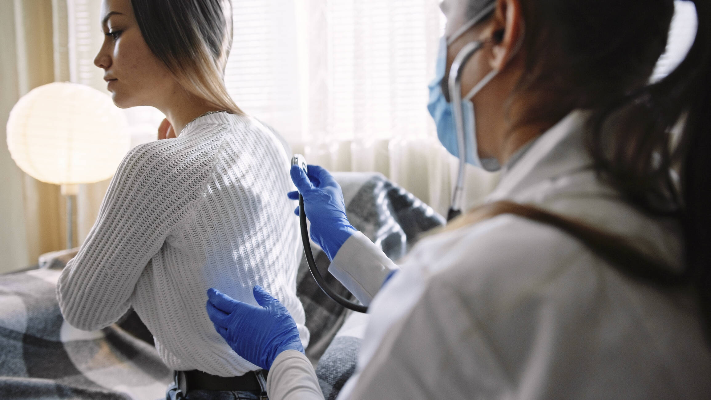 ¿Dolor en la espalda al respirar?, pueden ser sus pulmones