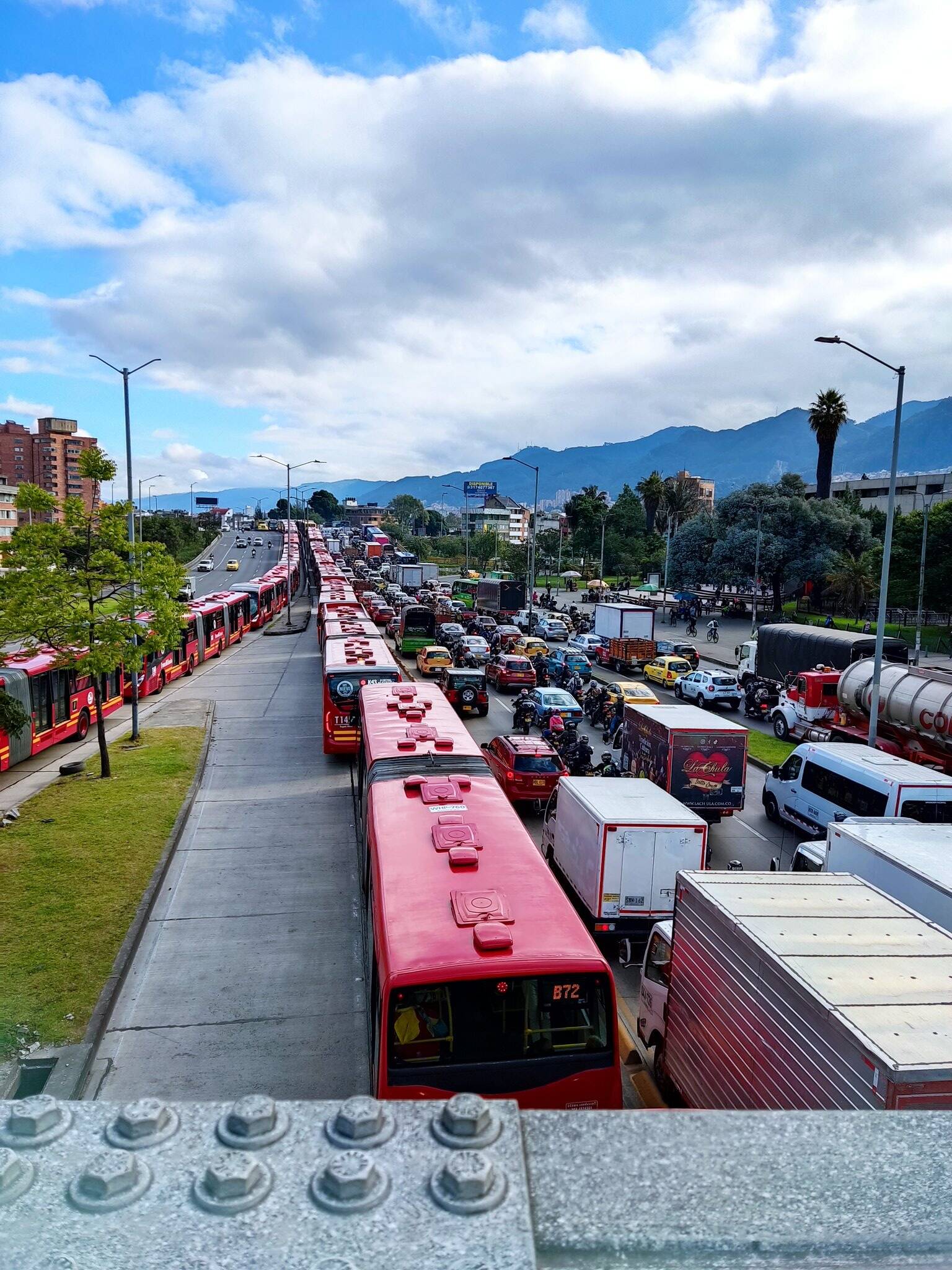 Trancon en carrera 30: Así está la movilidad en Bogotá y transmilenio hoy