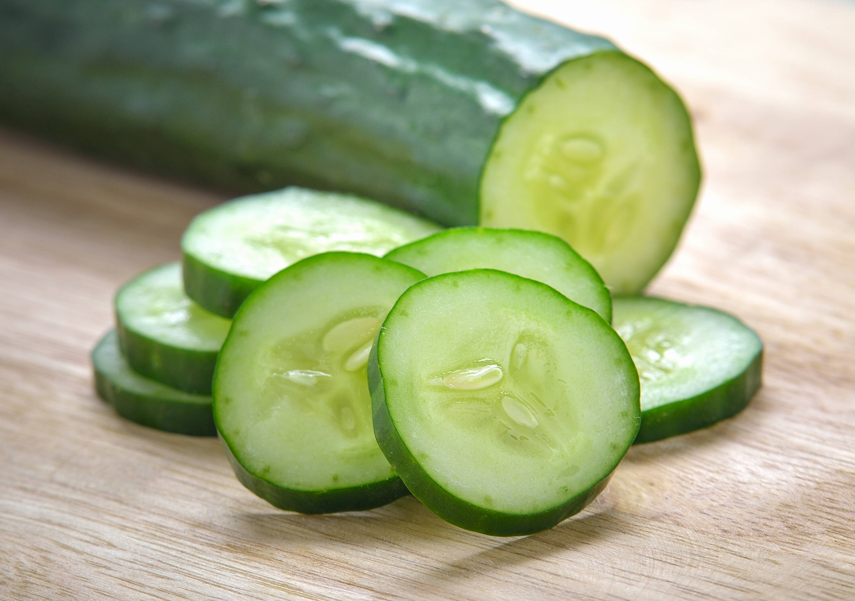 ¿Qué beneficios tiene consumir pepino cohombro?