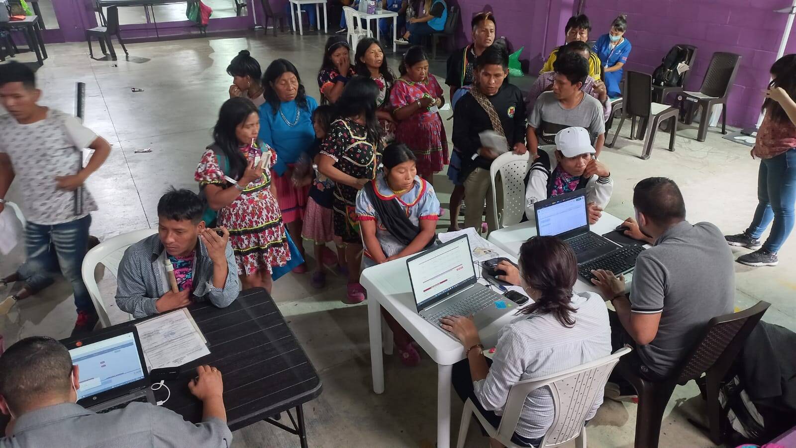 Indígenas Del Chocó En Medellín La Compleja Situación Que Se Vive