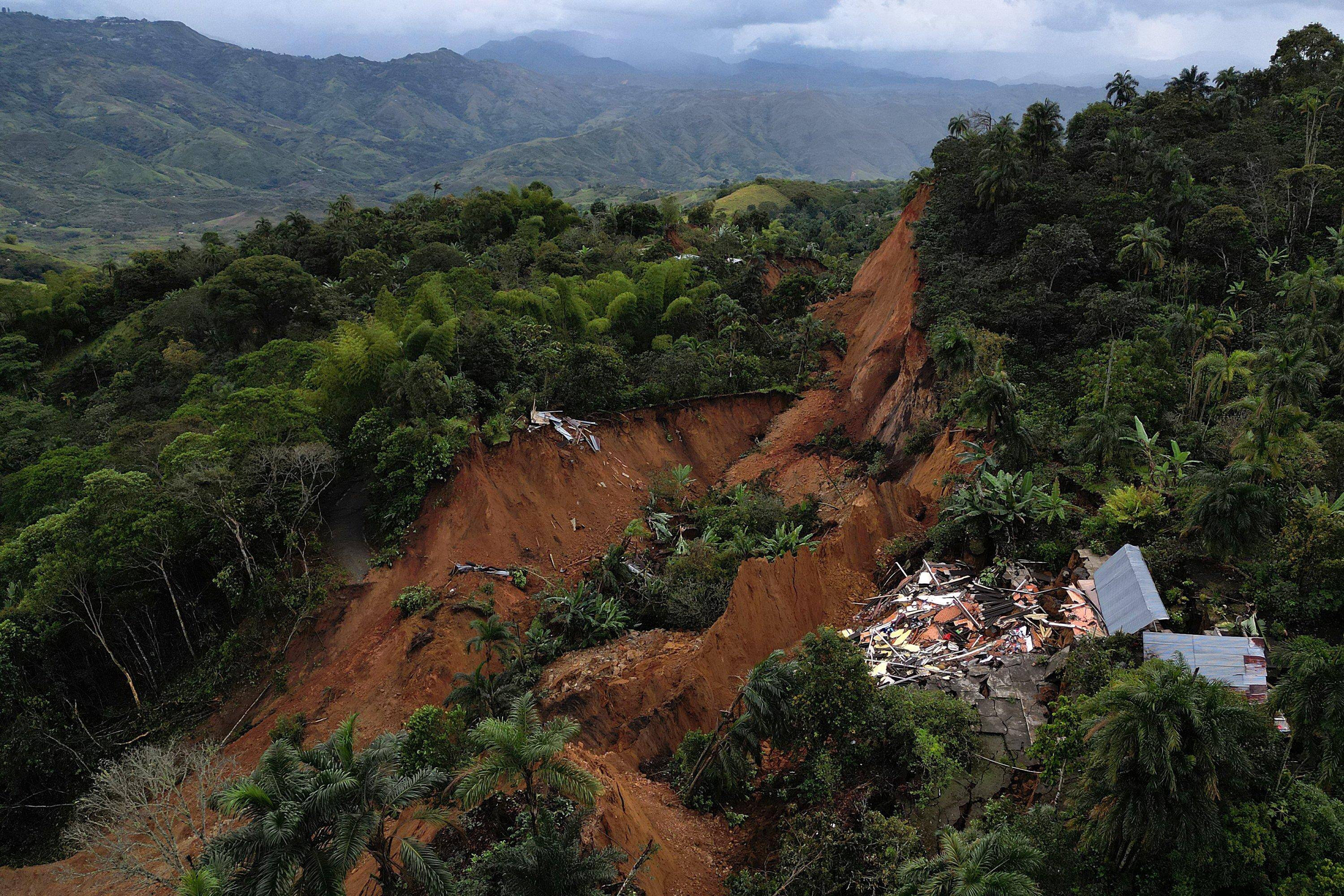 ¿Por qué ocurren frecuentes deslizamientos de tierra en Colombia?