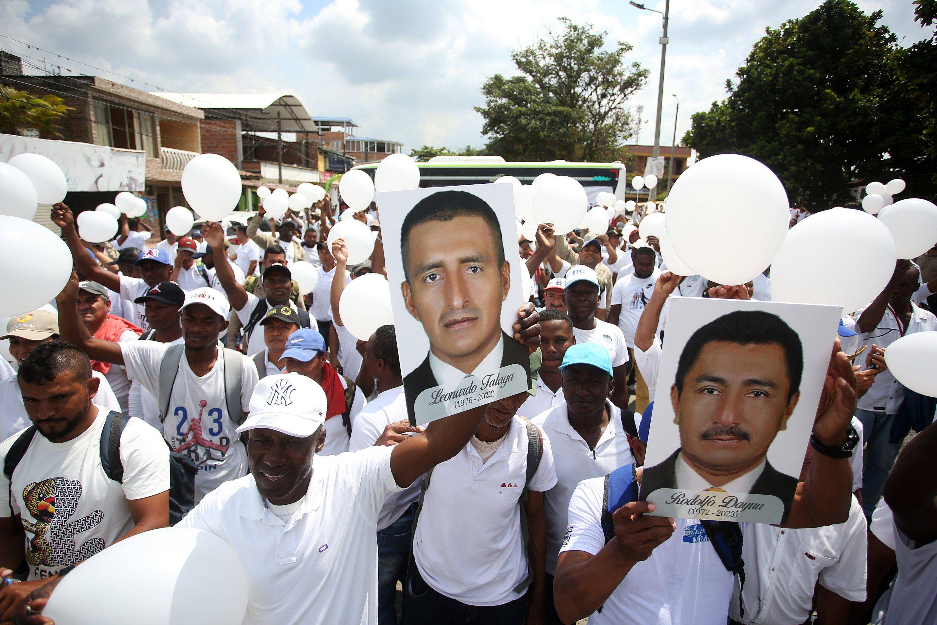 Ataques a fincas del Cauca prenden alarmas por invasiones en Colombia ...