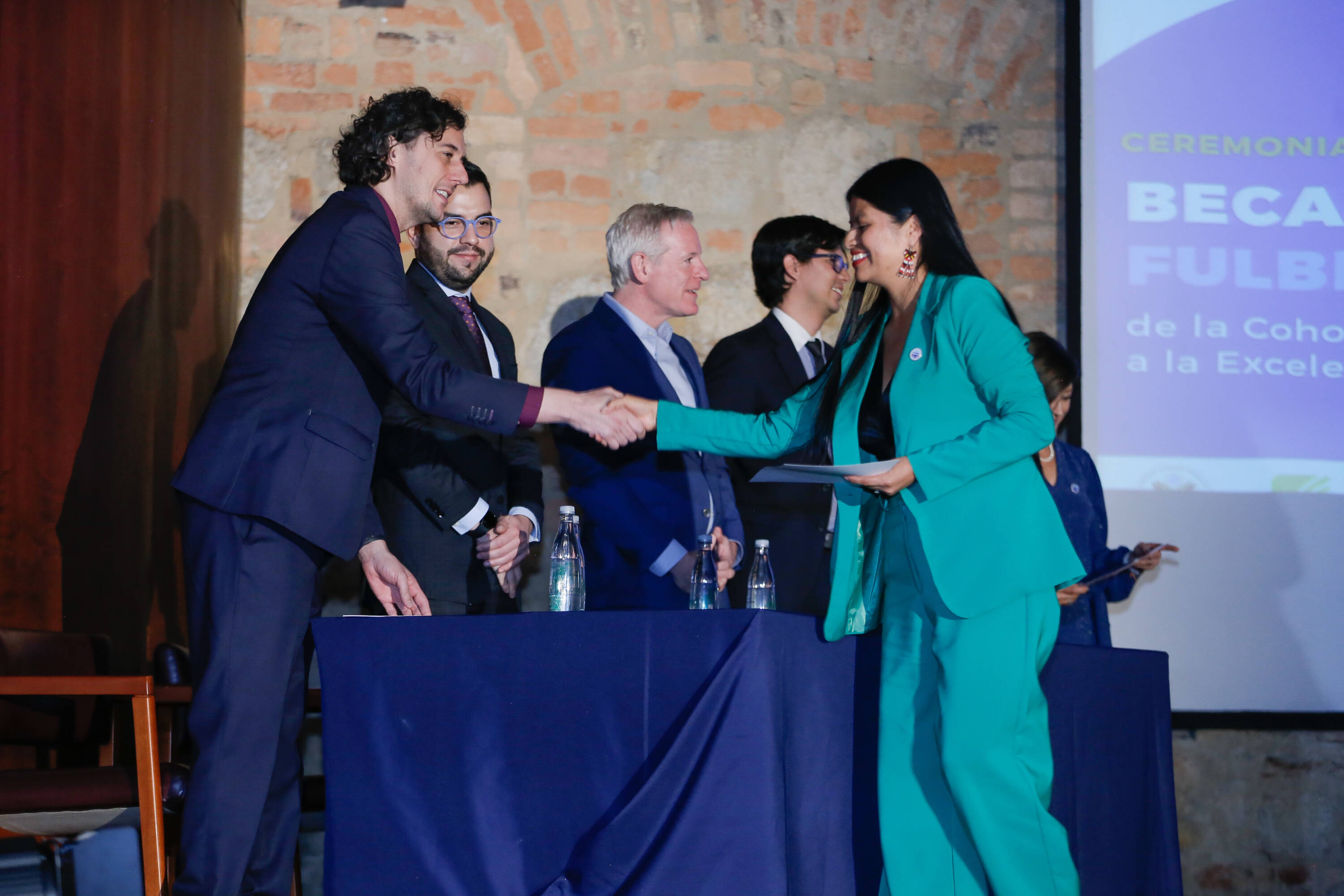 La historia de una docente que enseña inglés a indígenas y ganó una beca Fulbright