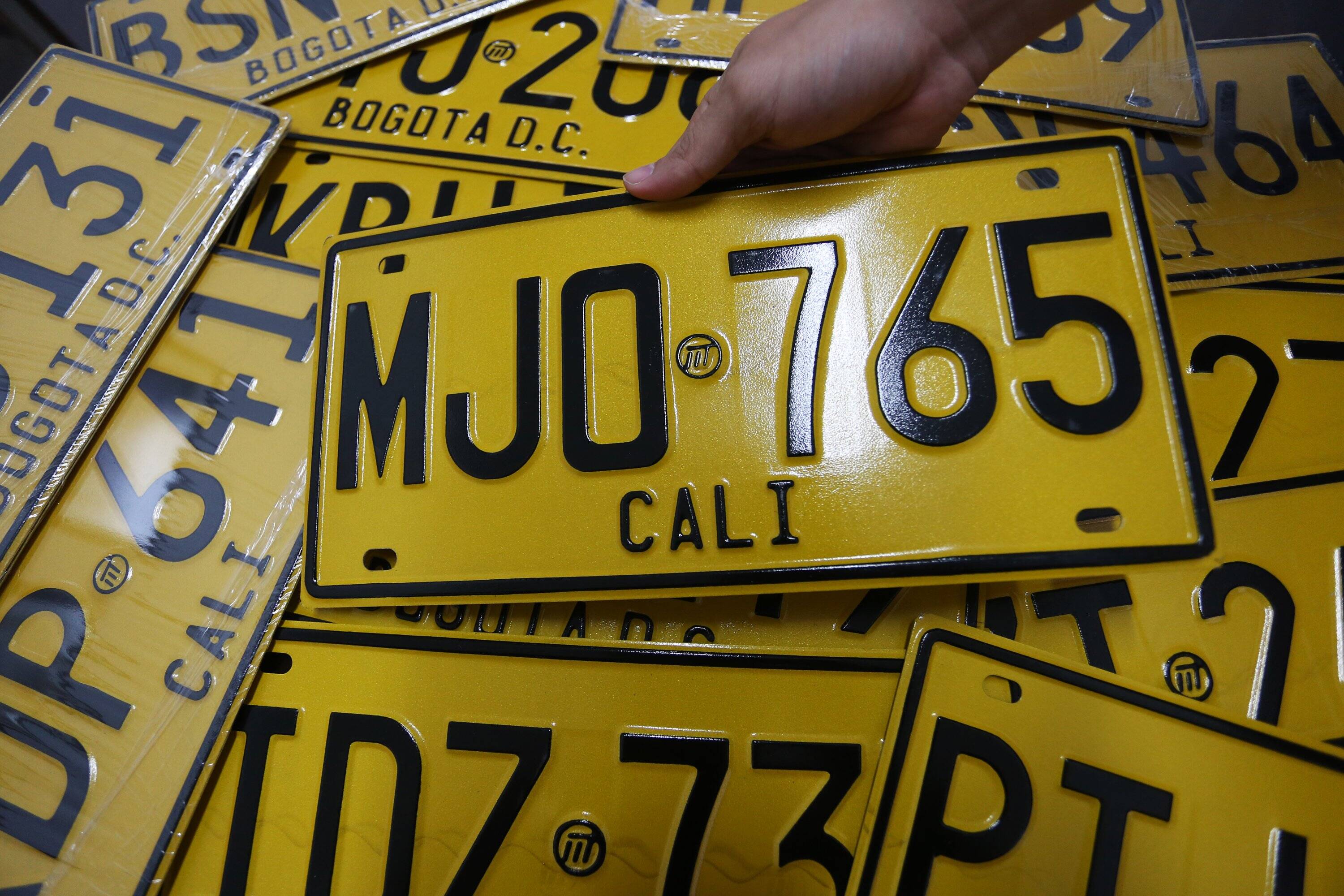 ¿Qué revela la primera letra de las placas en Colombia? El código ...