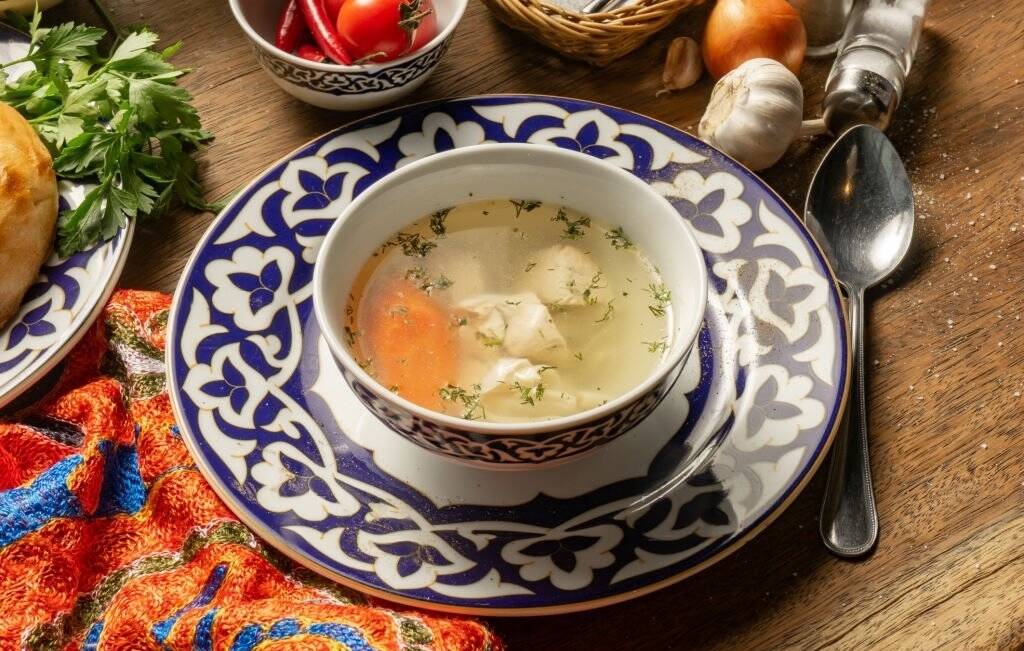 Cómo preparar caldo de pollo: la receta original colombiana del caldito ...