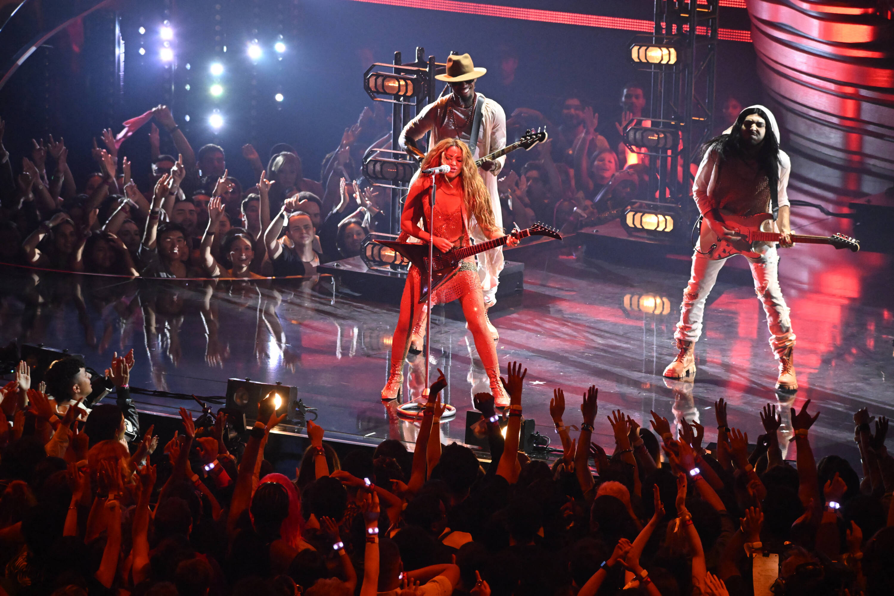 Shakira en los ‘MTV Video Music Awards’: las imágenes que dejó el ...