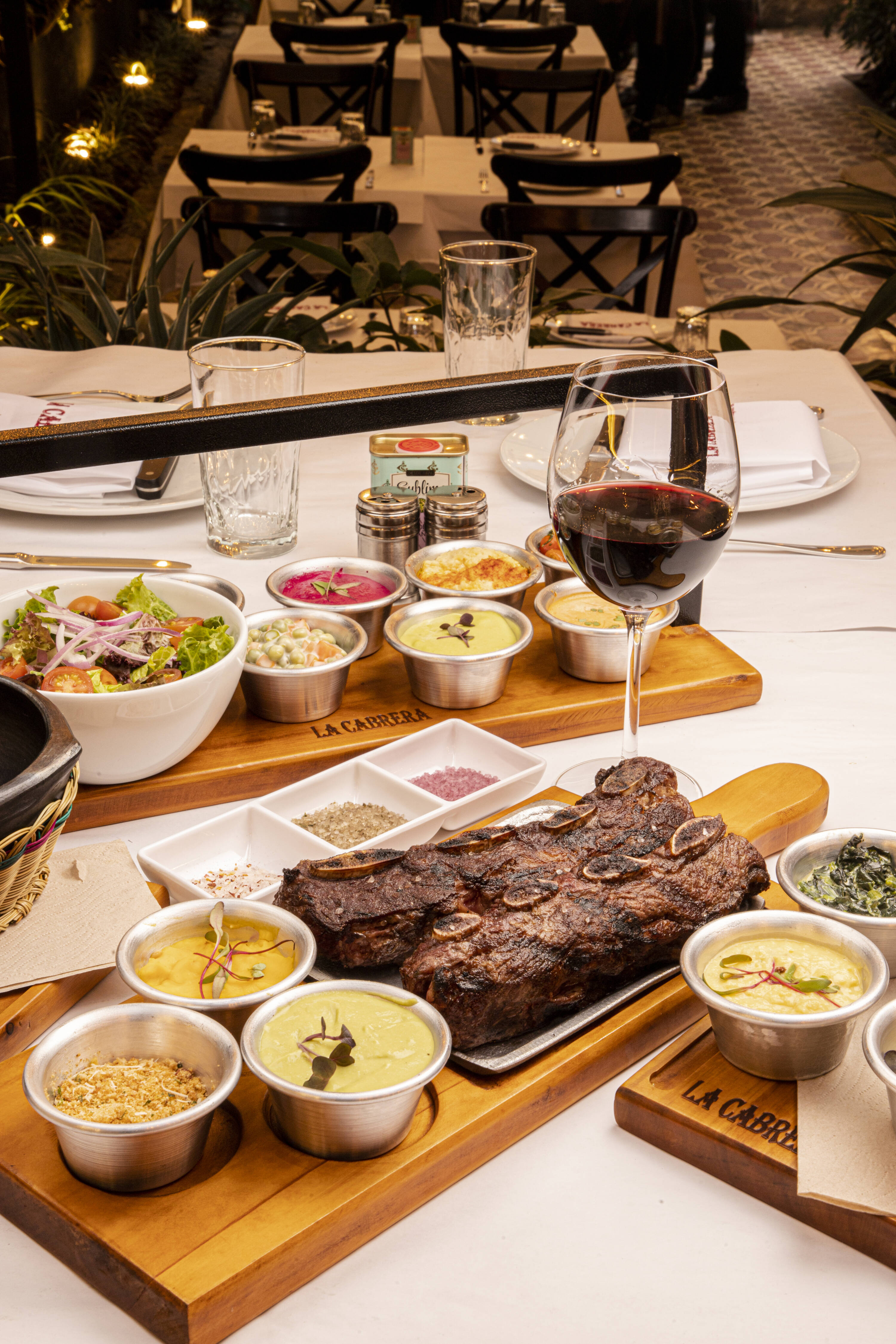 El restaurante La Cabrera: un tributo a la abundancia en Bogotá