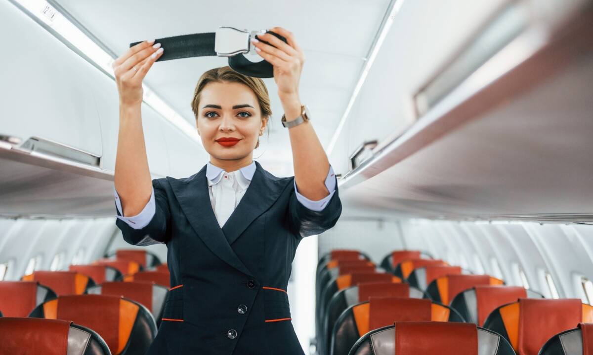 Azafatas: esta es la cantidad de dinero que ganan en Colombia