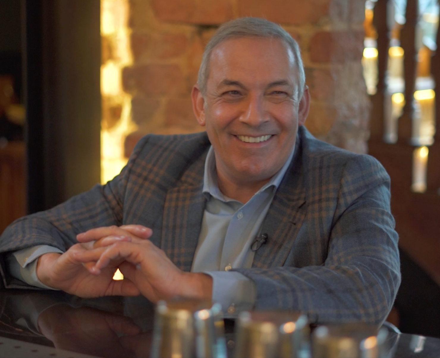 César Escola habla de su vida y trayectoria en la música y la TV