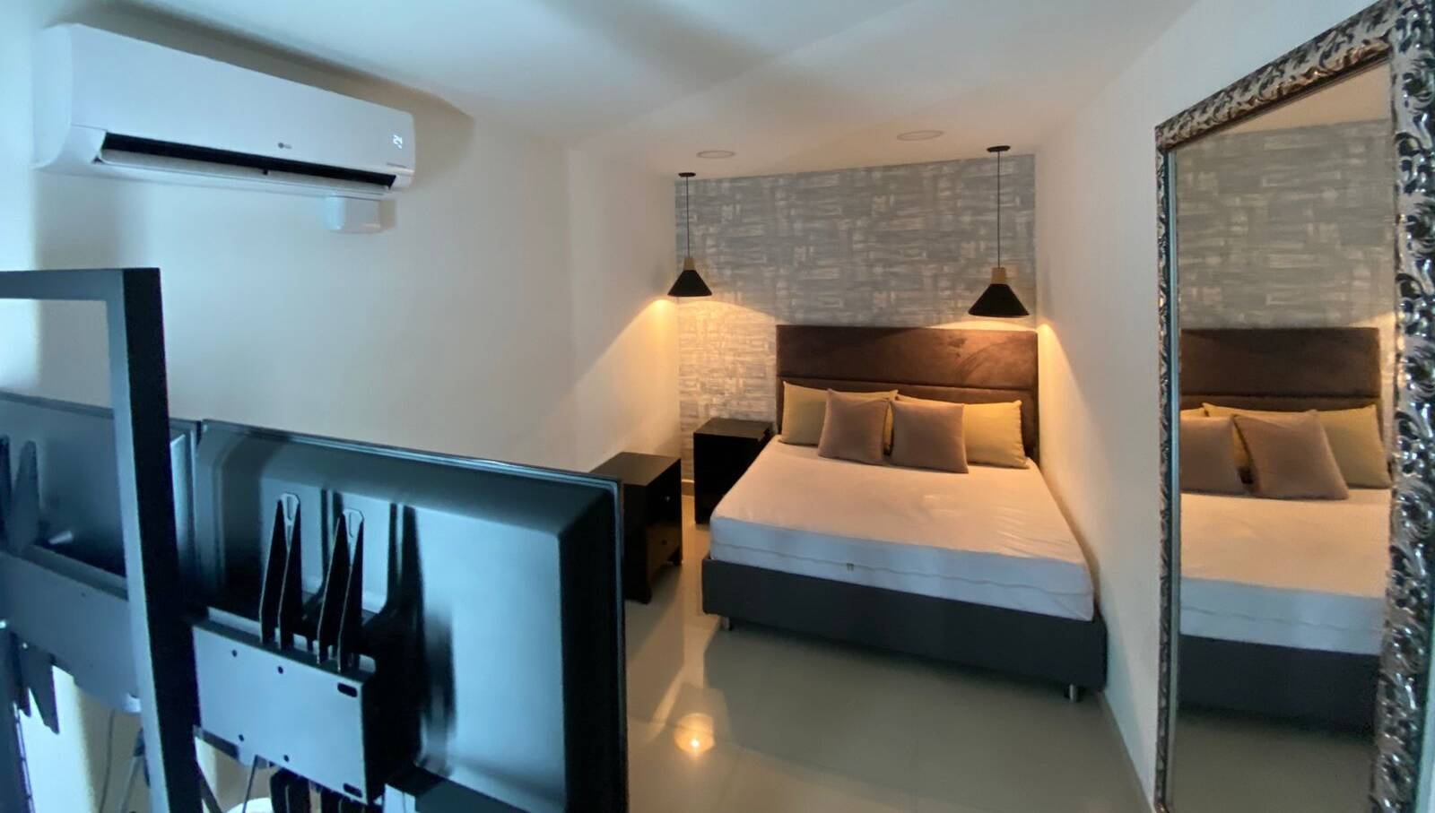 Modelaje webcam en Colombia: explotación sexual, sueldos bajos y estigma