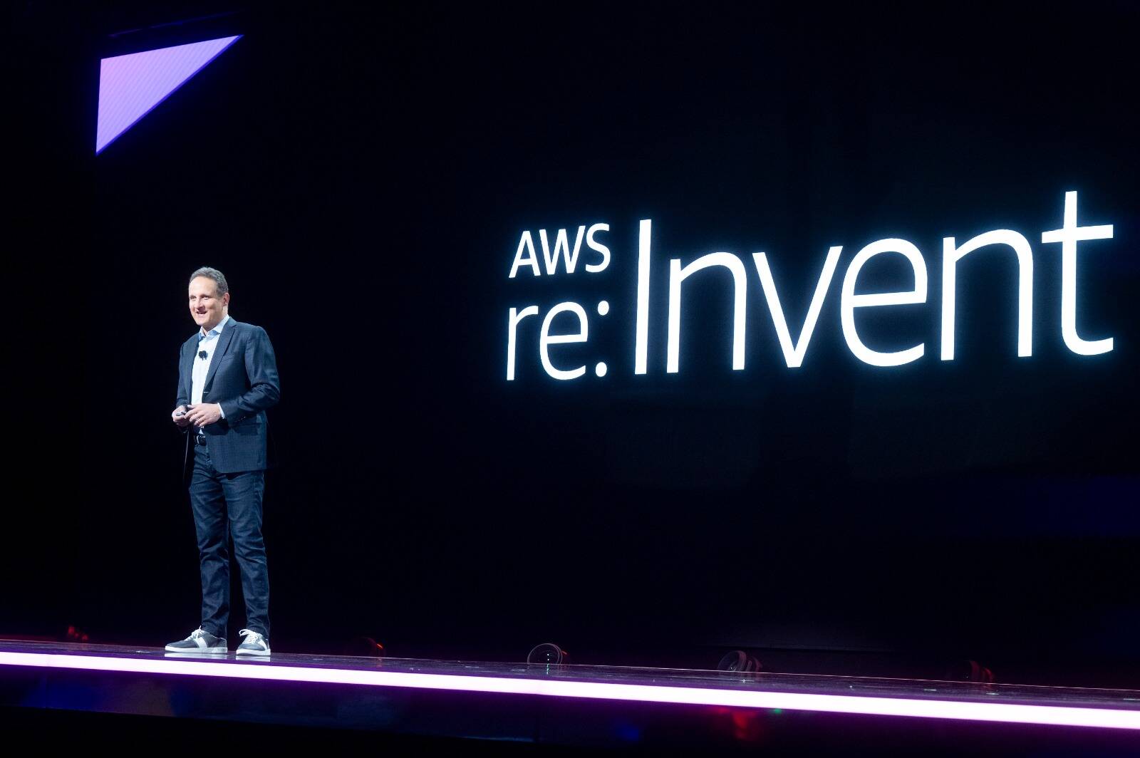 Así son los Graviton4 y Trainium2, los nuevos chips más potentes y ...