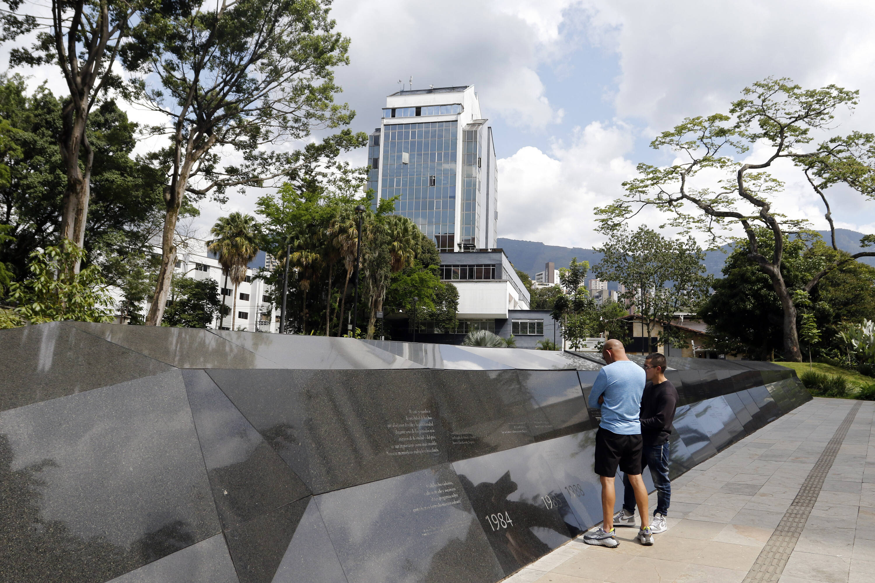 Pablo Escobar: la historia de la bomba en el edificio Mónaco que desató ...