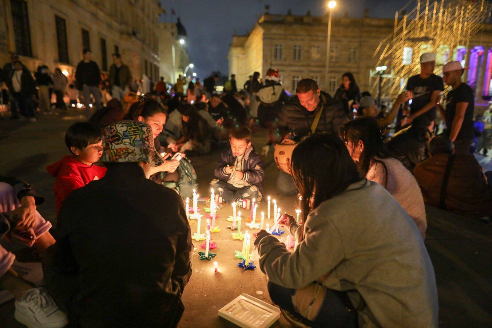 Noche de las Velitas: imágenes de cómo se vivió en Colombia