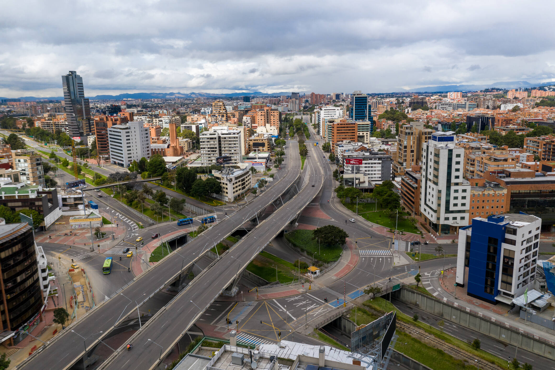 ¿Cómo circular de forma correcta y segura en una glorieta? Así se entra ...