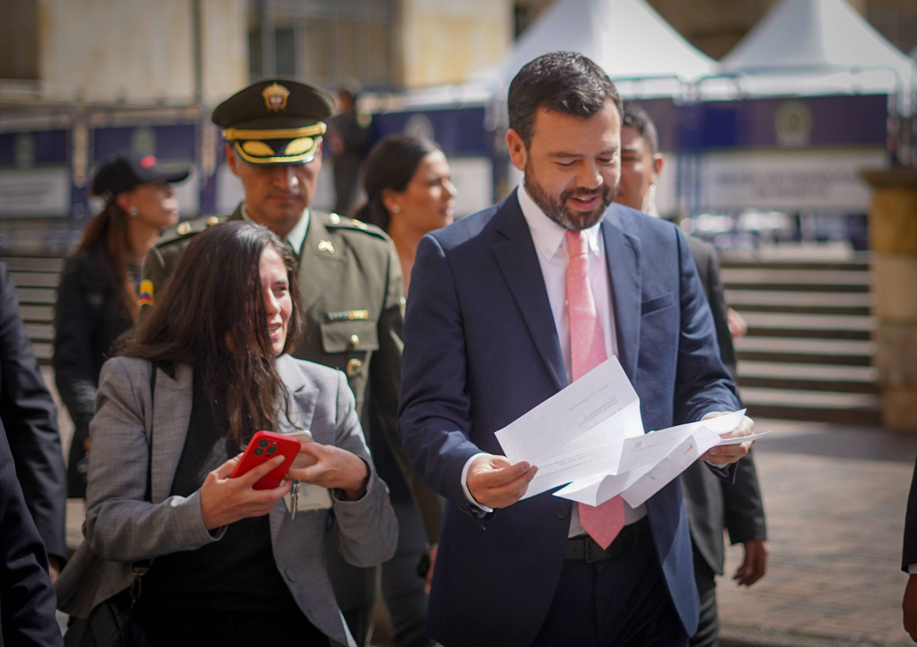 Estrategias del alcalde Carlos Fernando Galán para mejorar la seguridad ...