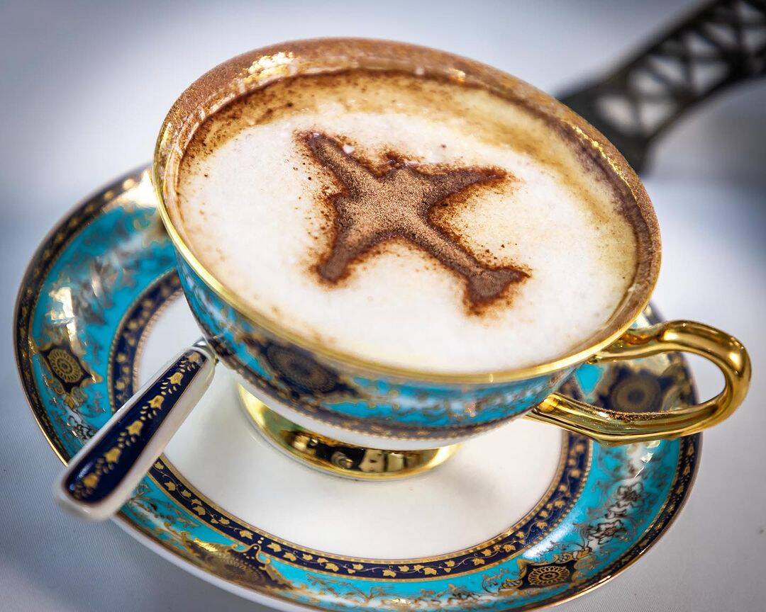 Fotos: el avión-cafetería que sirve capuchino con oro y es furor en Miami