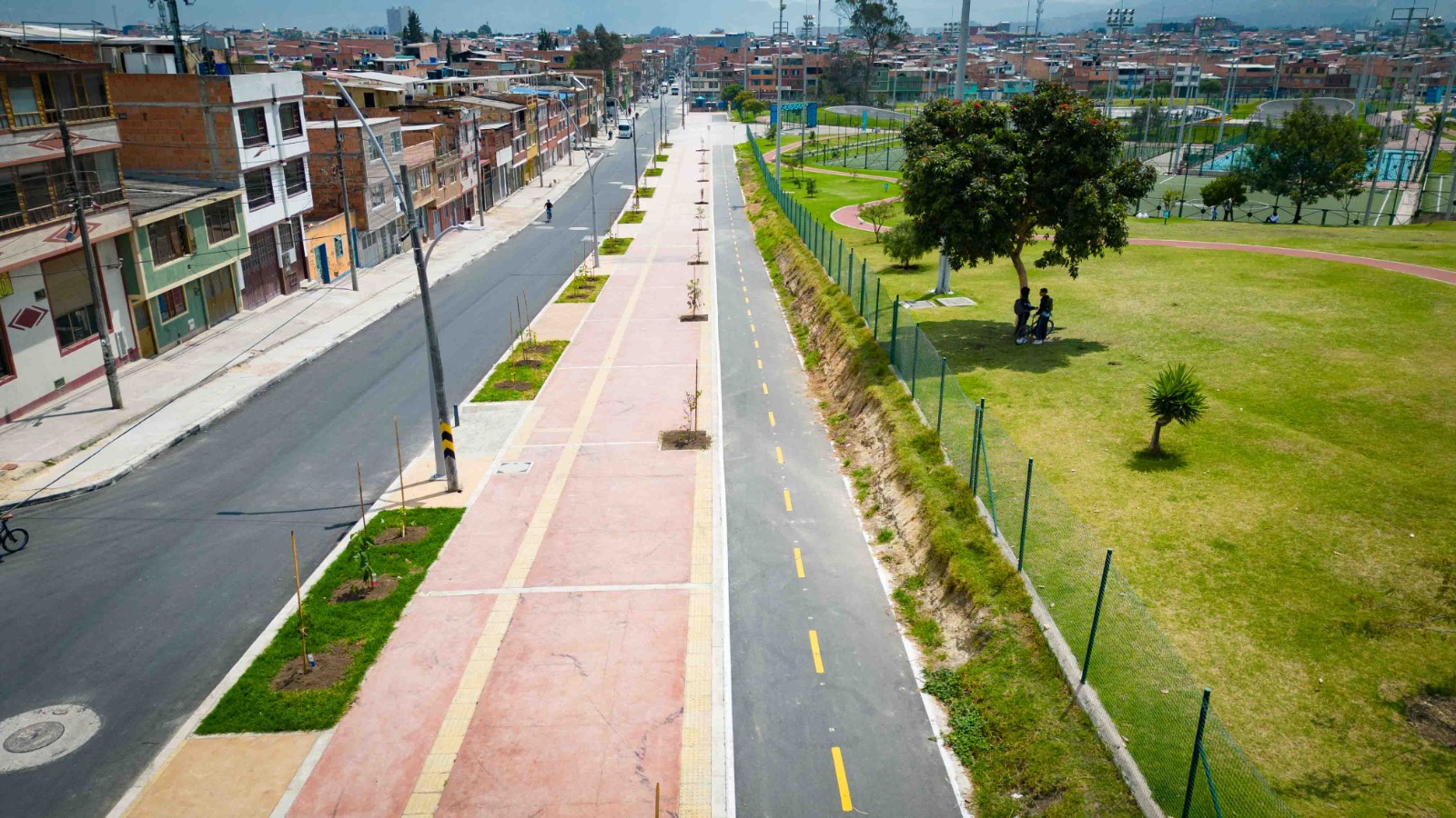 Parque Gilma Jiménez en Kennedy: terminan onras perimetrales.