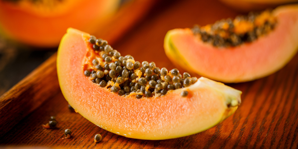 Expertos afirman que las 'pepas' de papaya se pueden comer y tienen ...