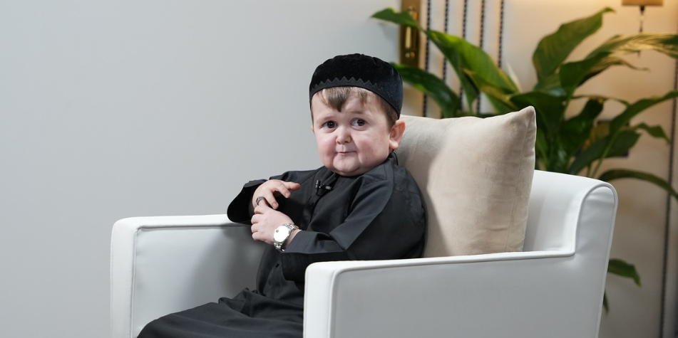 Hasbulla, el ‘influencer’ ruso que parece un niño, se hizo gran cambio de ‘look’