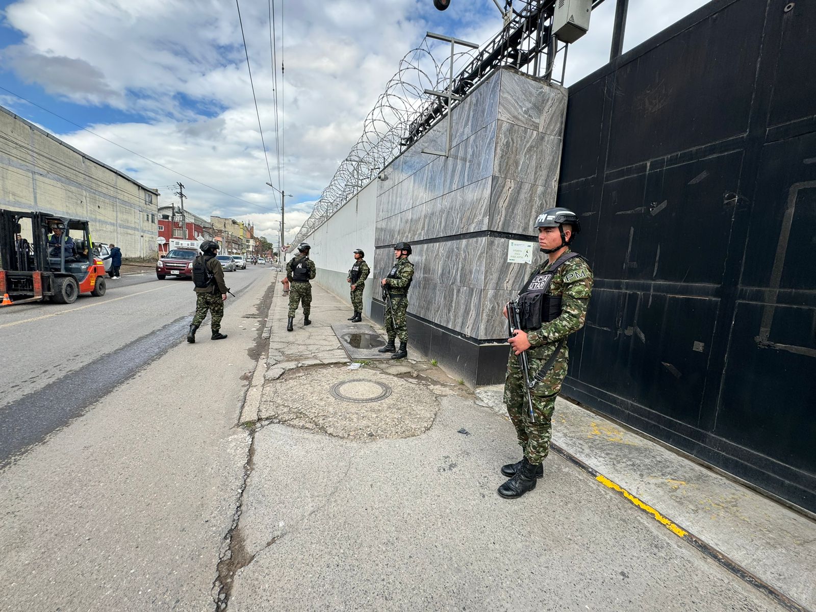 Disturbios en la cárcel La Modelo: Inpec reporta que la situación 'está ...