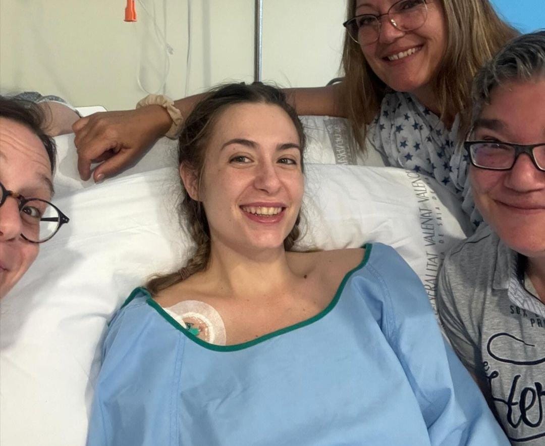 Una joven de 25 años perdió las manos y los pies por culpa de una ...