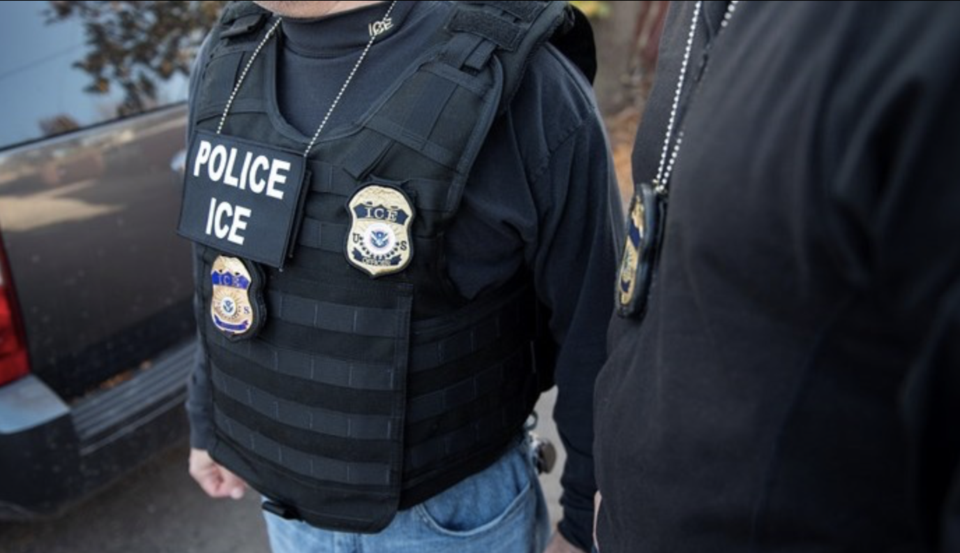 Así es el sueldo de un agente de ICE que se dedica a deportar: ¿qué ...