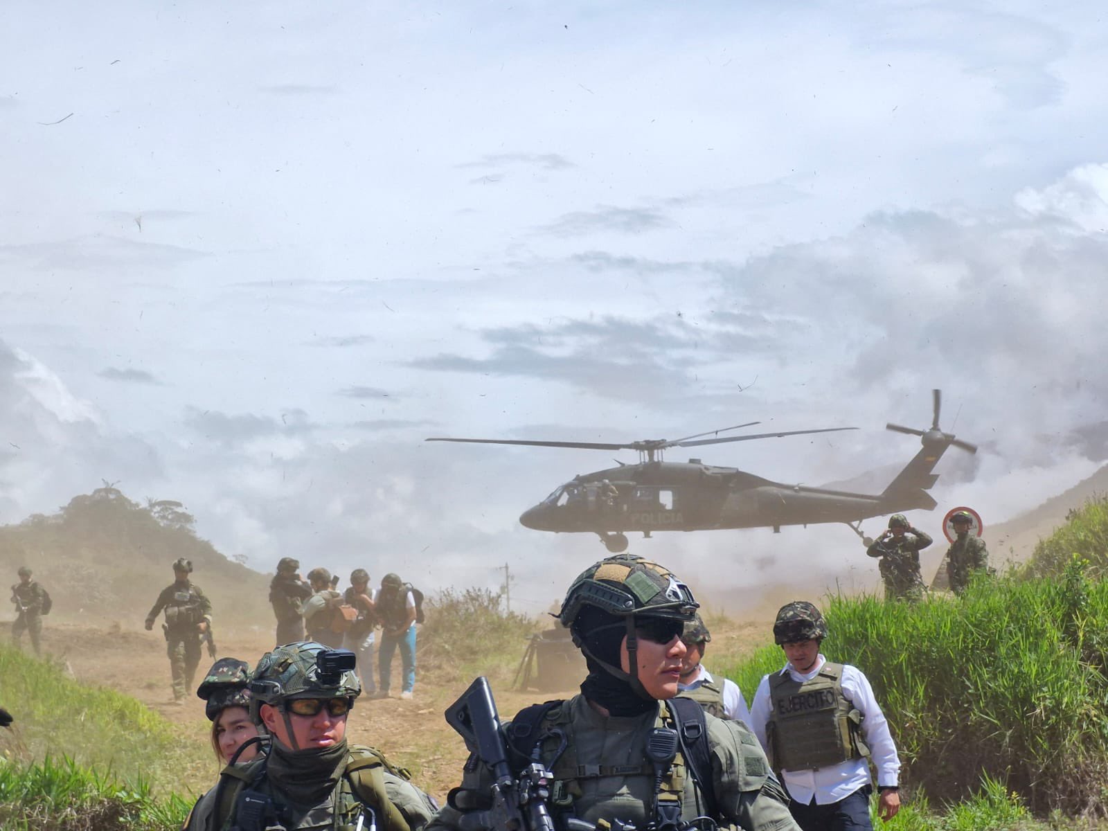 'Es una operación político-militar, en donde los militares tienen que ...