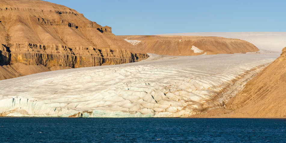 La trágica historia de la isla Devon, el desierto helado donde nadie se ...