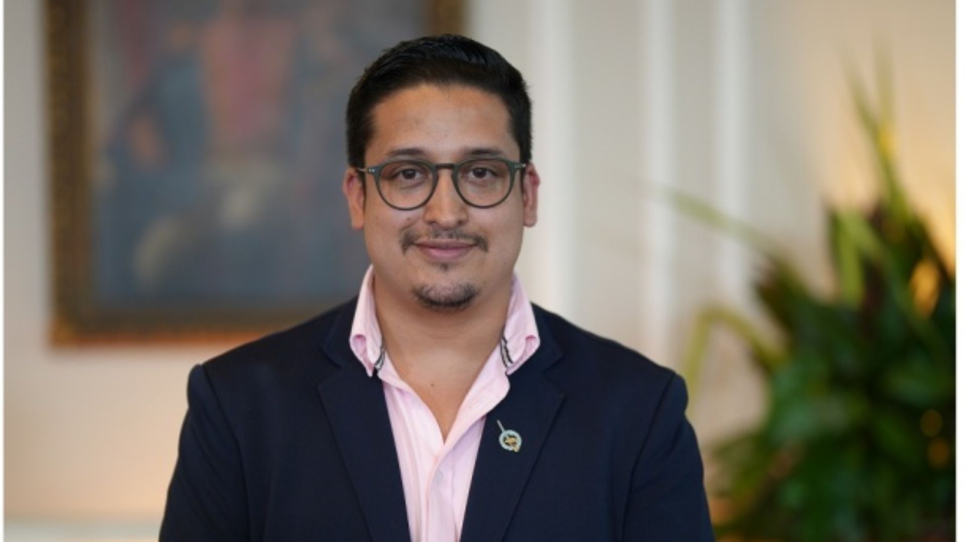 Polémica: Andrés Hernández, cónsul en México señalado de presunta ...