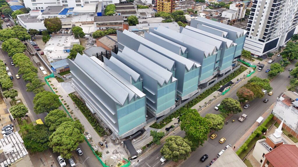 Presidente Petro inaugura moderno edificio para la facultad de salud de la UIS en Bucaramanga