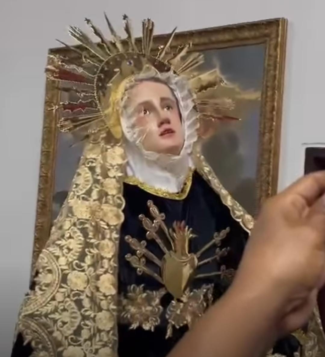 Feligreses en Ocaña grabaron a la Virgen Dolorosa 'llorando' en plena ...