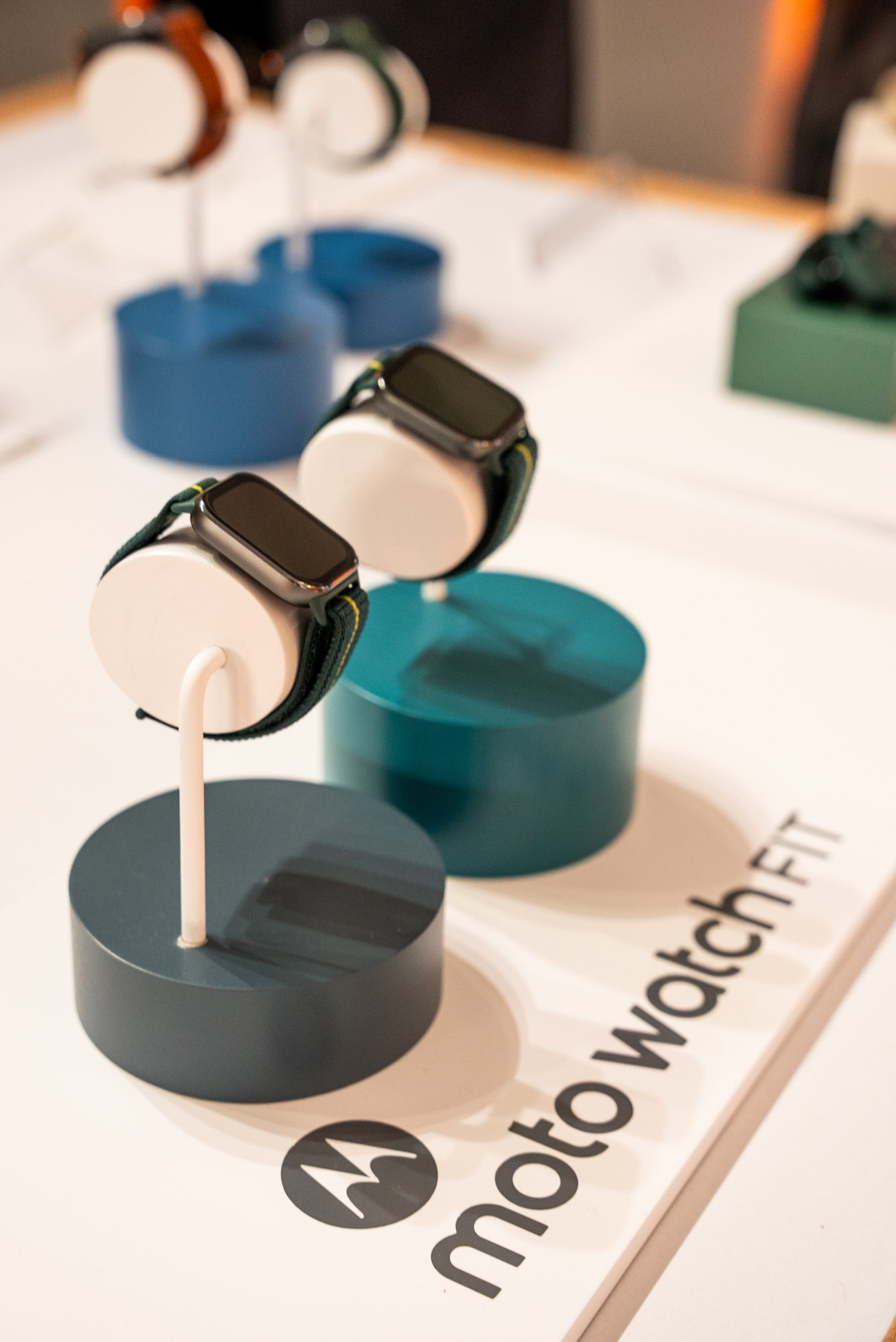 Motorola lanza su primer reloj inteligente: Moto Watch Fit combina ...