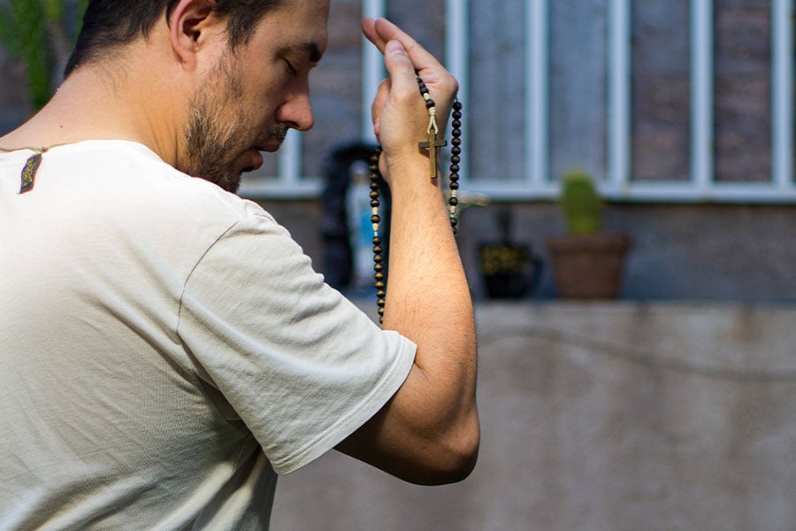 ¿Cómo debe persignarse y qué significa la señal de la cruz? En la ...